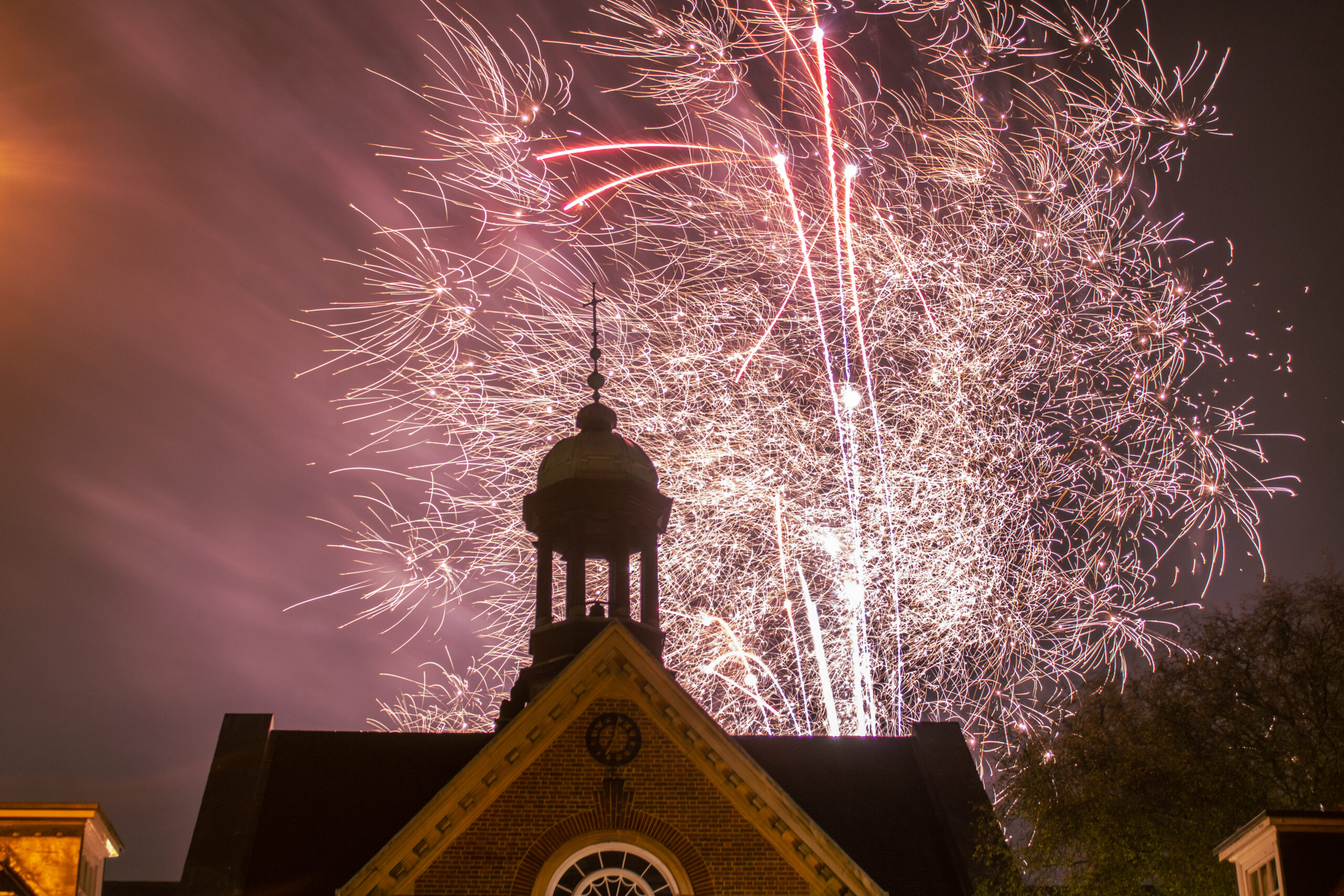 St Hugh's lights up as students and staff enjoy fireworks display - St ...