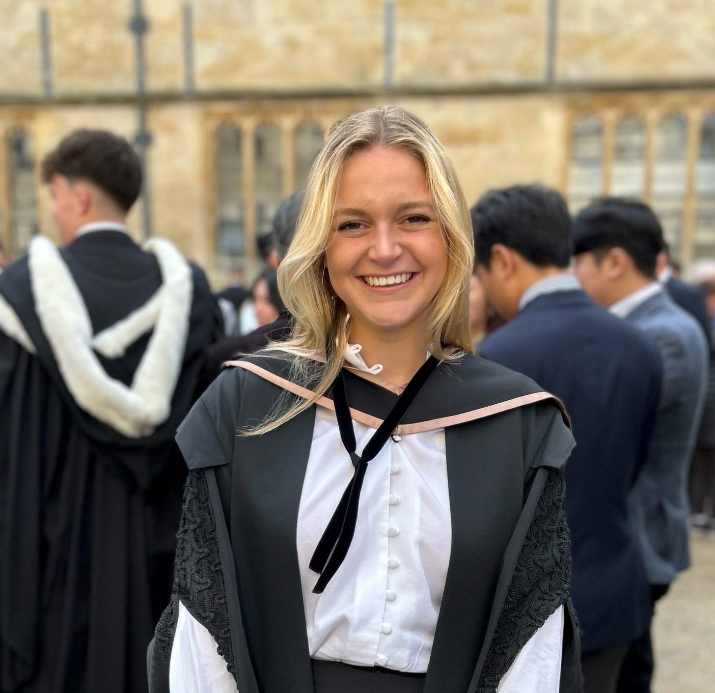 St Hugh's MBiol student wins award for the best research project ...